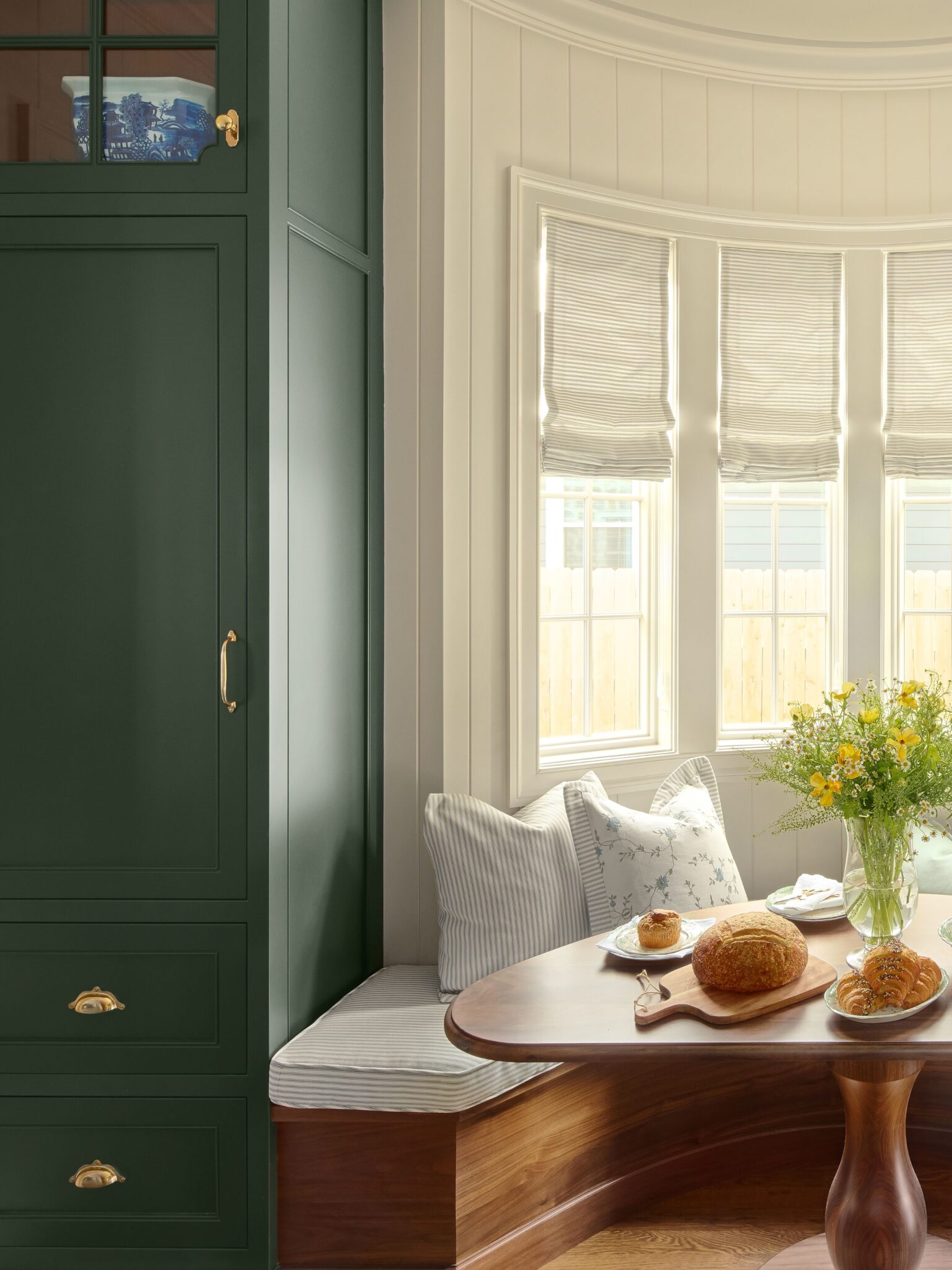 Modern Heritage: The Interior Design Style Blending Past and Present ...